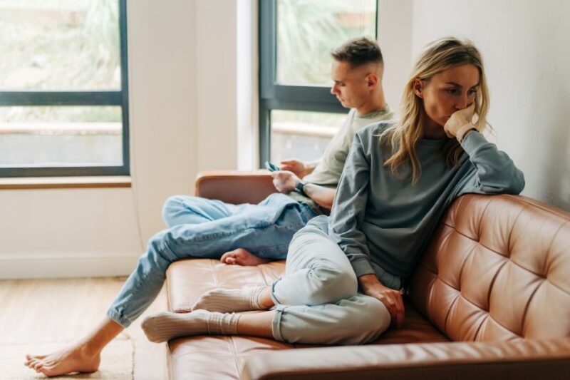 10 señales de que tu pareja no te ama • Neurita